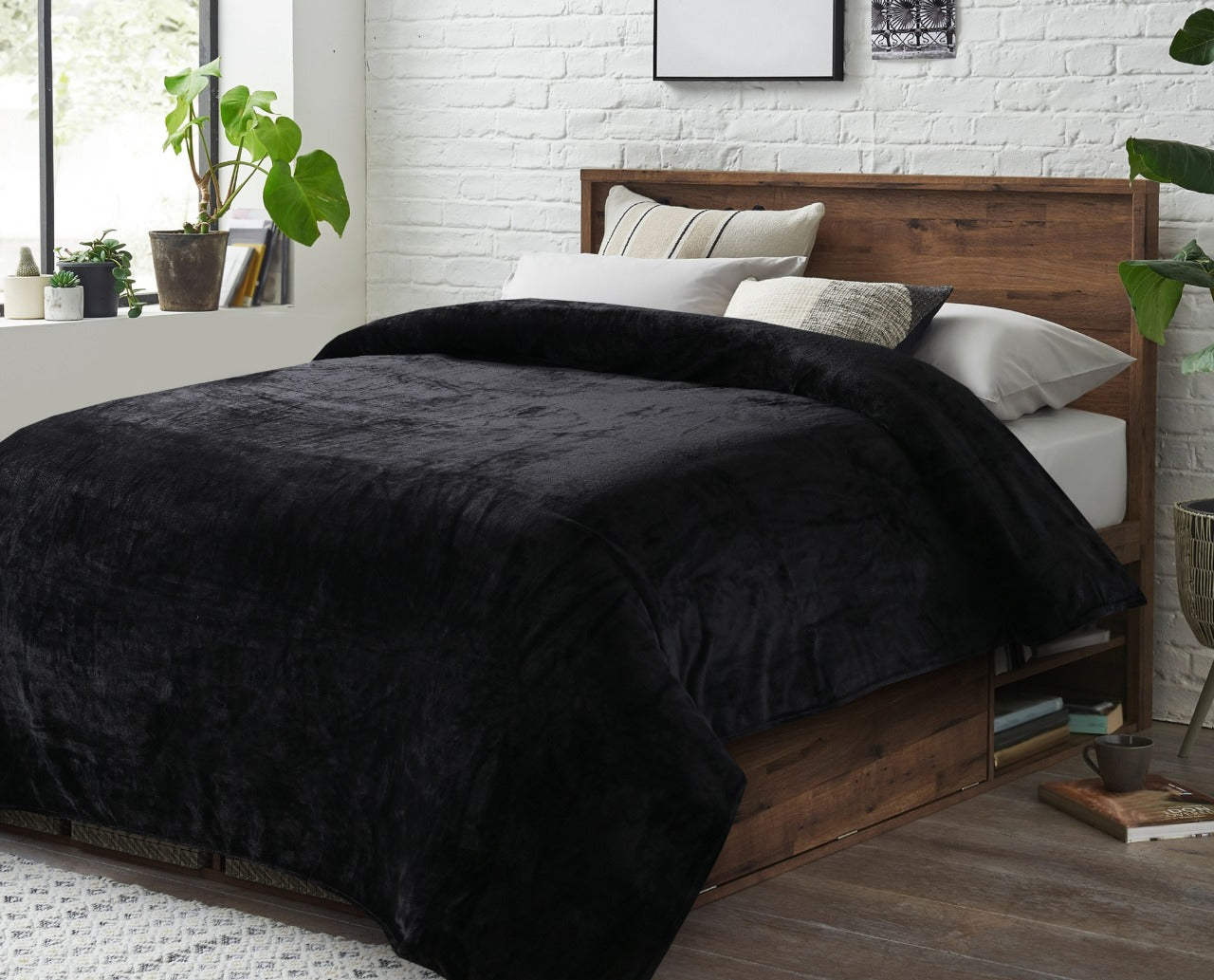 SOLID BLACK BLANKET DOUBLE – Old Gulmohar Blankets